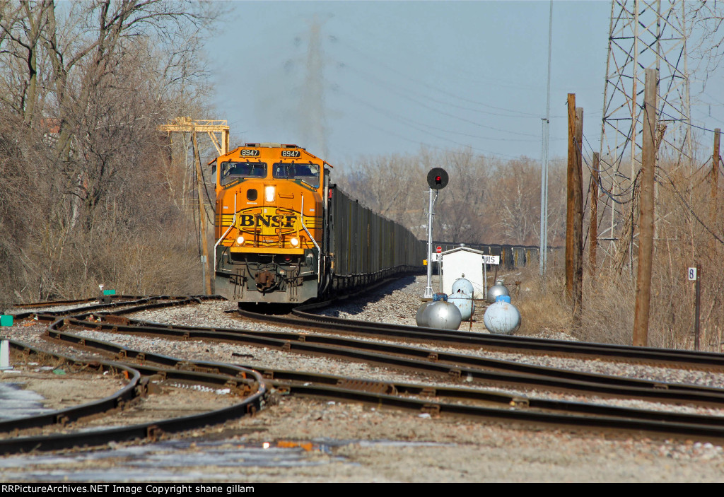 BNSF 8947 lead's a Sb coal load into North Saint Louis Mo.